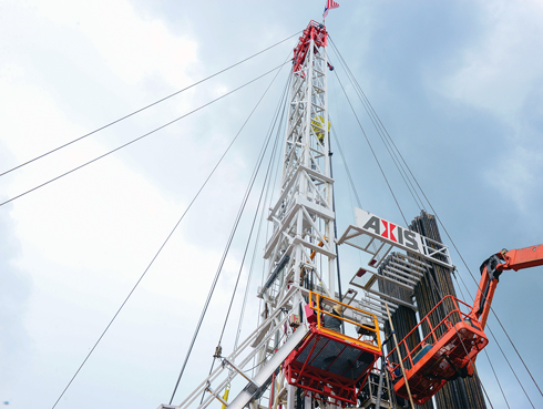 Optimizing long lateral completions with advanced stick pipe drill outs