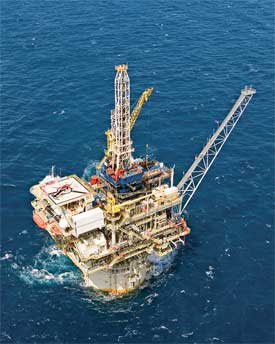 Outer riser system for Anadarko's Constitution spar allows dry trees